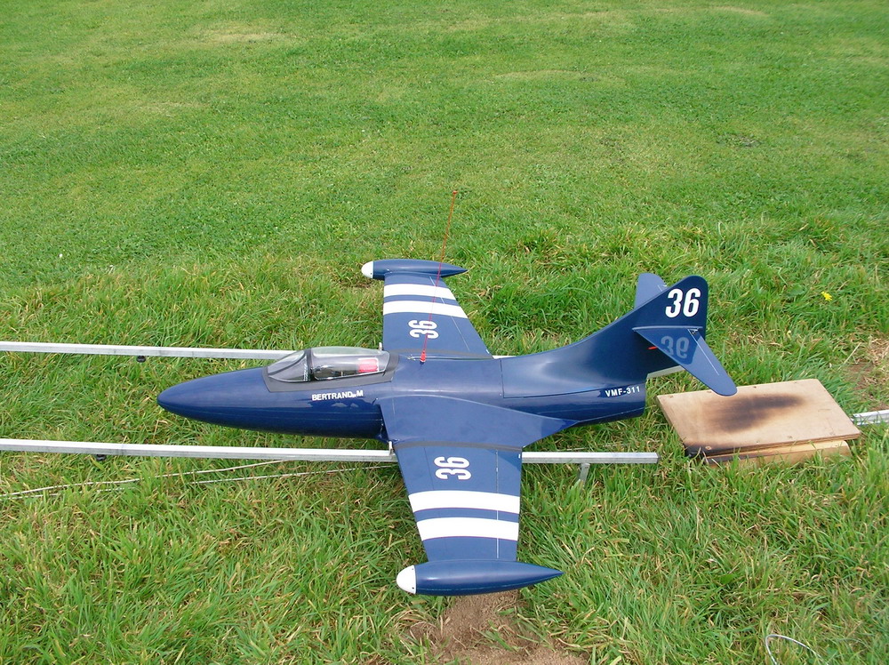 2kg Panther F9F "super micro" Kero-powered Jet ! Built-thread - RCU Forums