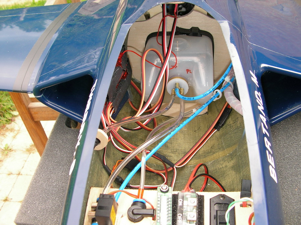 2kg Panther F9F "super micro" Kero-powered Jet ! Built-thread - RCU Forums